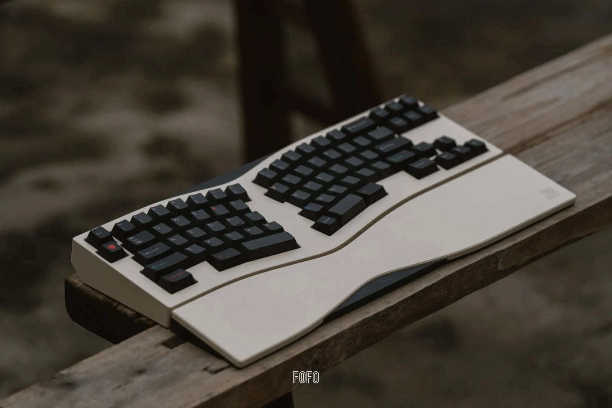 FOX LABS SAND GLASS ERGO FRL MECHANICAL KEYBOARD – ELOQUENT CLICKS